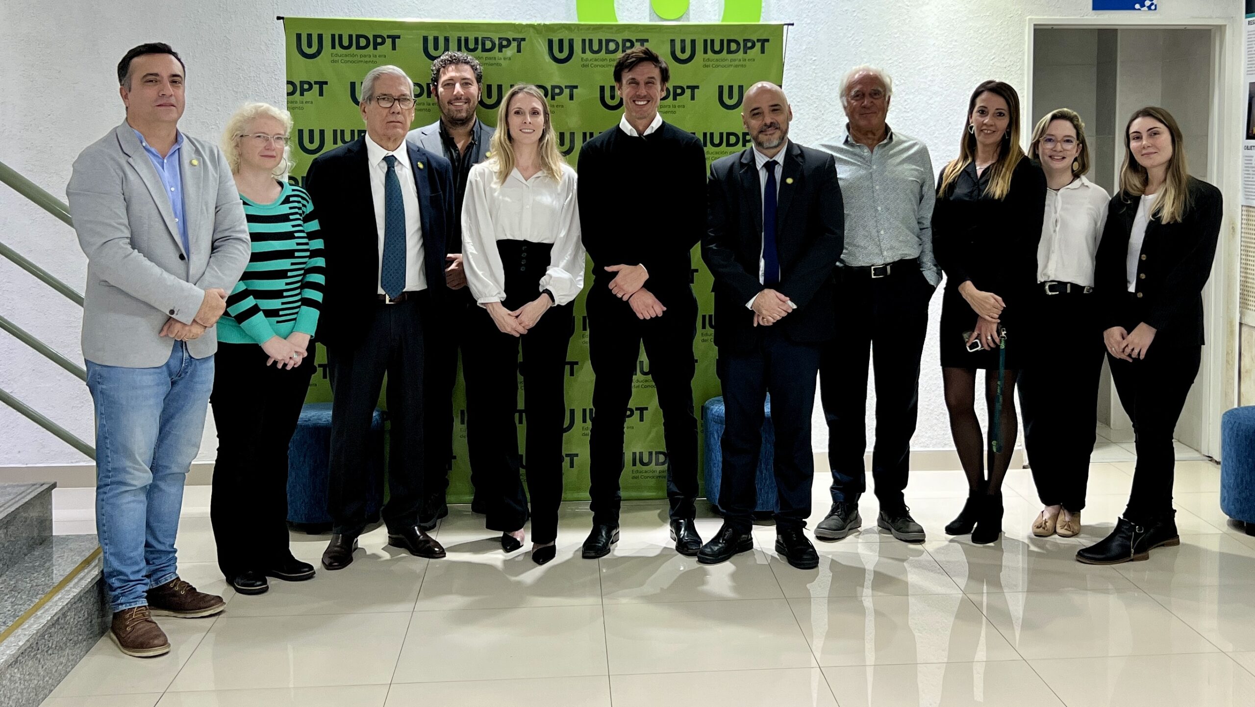 Visita al IUD del Ministro de Desarrollo Económico de la CABA, Roberto ...